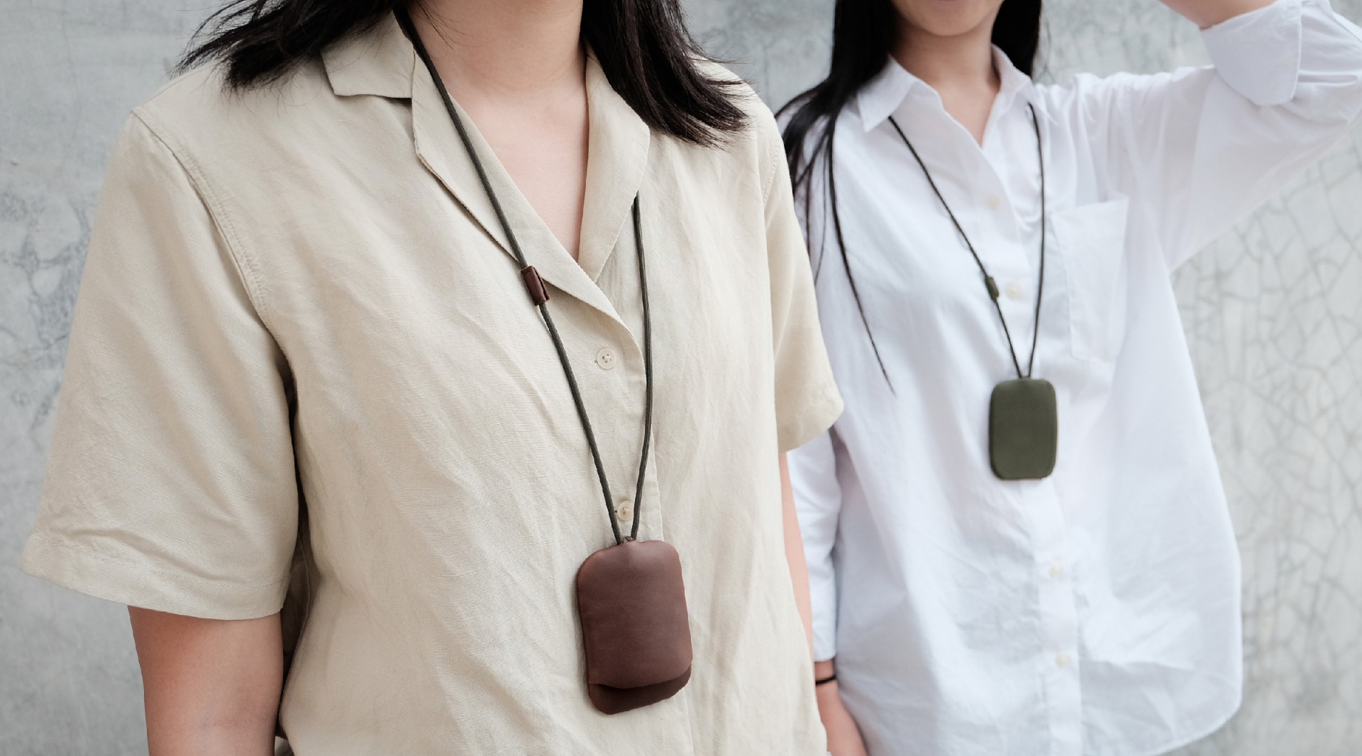 WALNUT neck strap key pouch #2